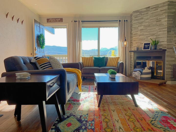 Central Cozy Condo W/king Bed, Mountain View’s - Fraser, CO