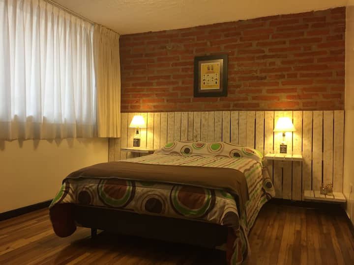 Amazing Location - 1b - Quito
