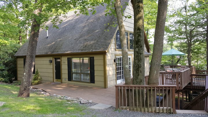 Lake Harmony Lakeview 5br 3ba- Recent Renovations! - Lake Harmony, PA