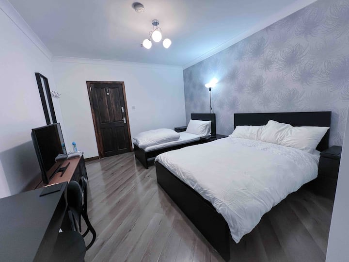 Family Room In Glasgow City Centre - Glasgow