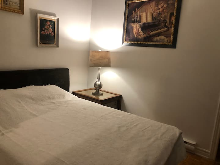 Private Room In 3 Bedroom W. Kitchen Wifi Garden - Montreal