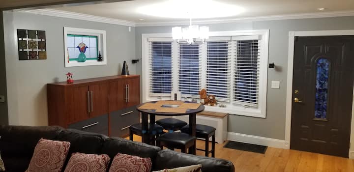 A Comfy Place In Queens - Garden City, NY