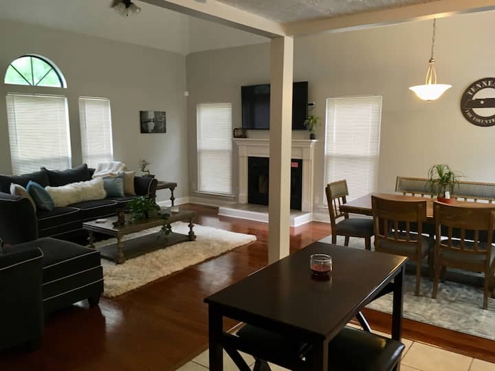 Right At Home In Nashville - Percy Priest Lake, TN