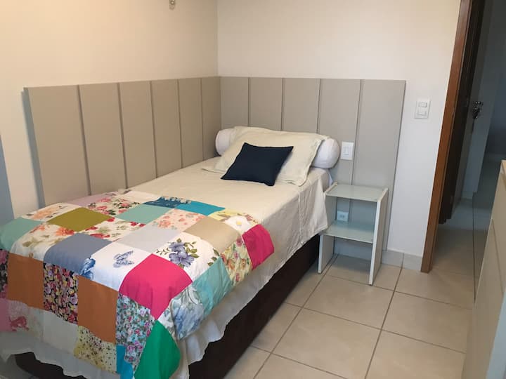 Quarto Ideal Para 1 Pessoa No Parque Flamboyant - Goiânia