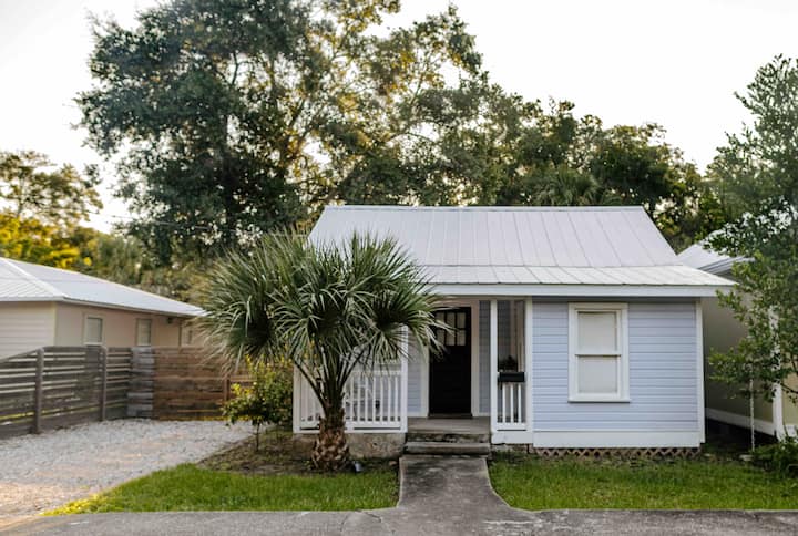 Cozy Cottage - St. Augustine, FL
