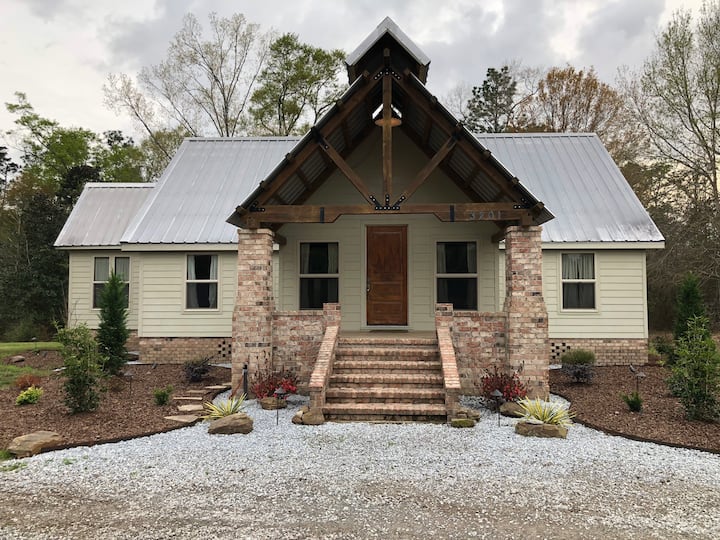 "Rustic Retreat" Beautiful Timber Frame Home Cabin - Sam Houston Jones State Park, Lake Charles