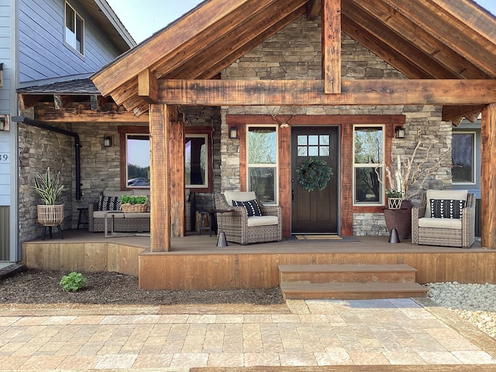 Custom Built Cabin / House With Hot Tub - Donnelly, ID