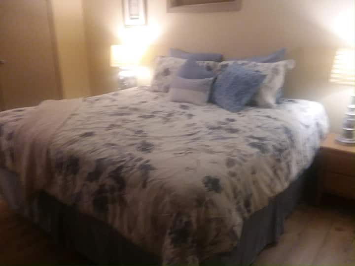 King Bedroom - Pontiac, MI