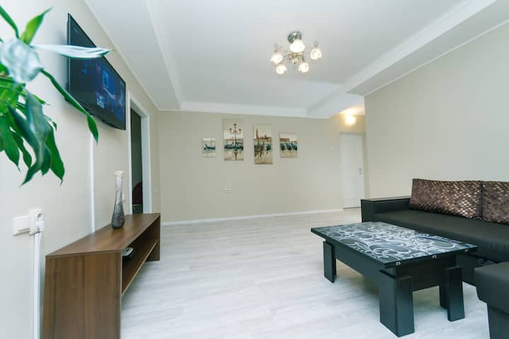 Светлая 3-х комнатная с 2-мя отдельными спальнями! - Ukraine