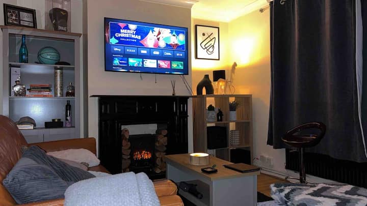 House Near Luton Airport - Luton