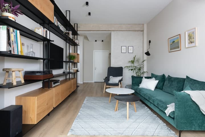 Modern Renovated Central Tlv Apartment - テルアビブ