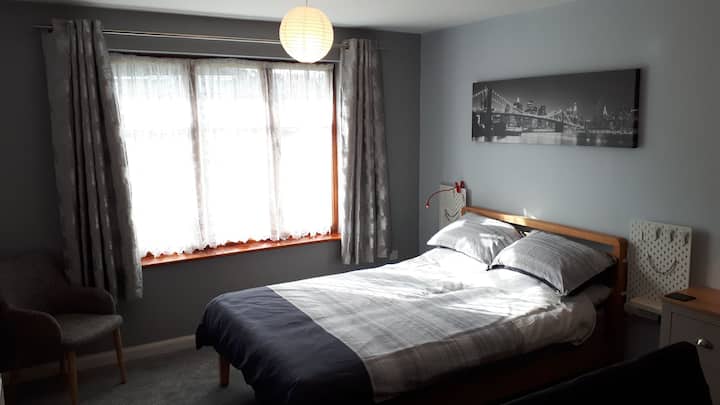 Self-contained Studio/appt
Keynsham Bristol Bath - Saltford