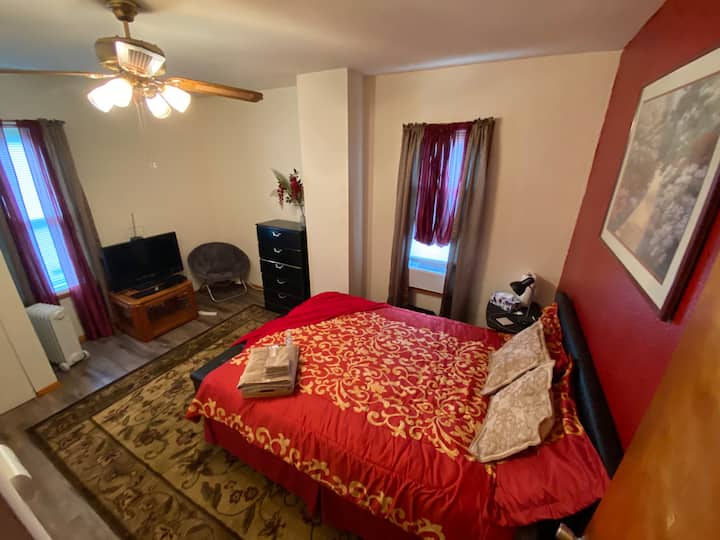 Cozy Cottage - Peoria, IL