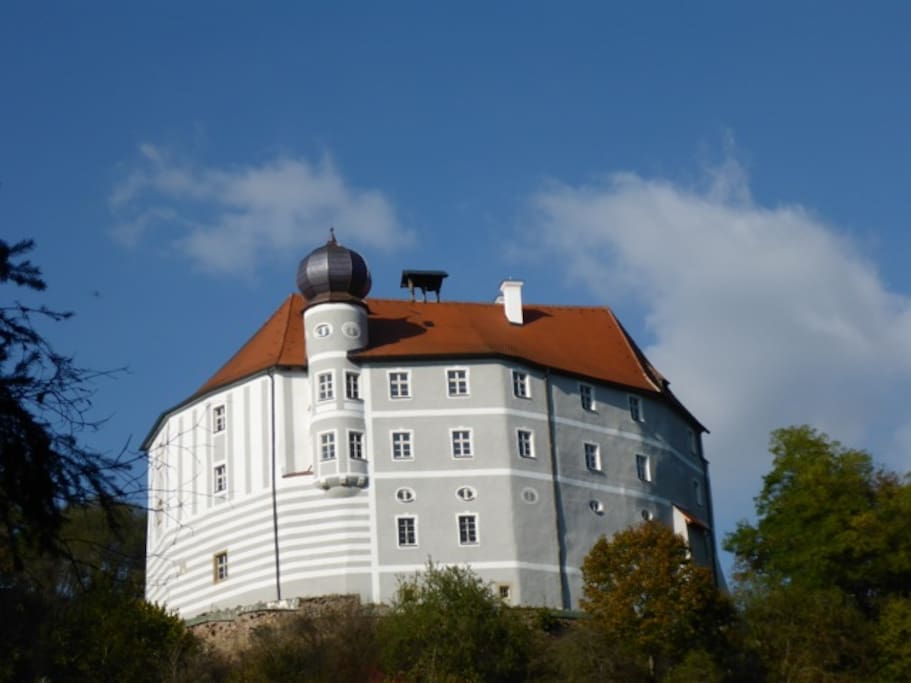 Castle Schönberg in Wenzenbach - Castles for Rent in Wenzenbach, Bayern ...