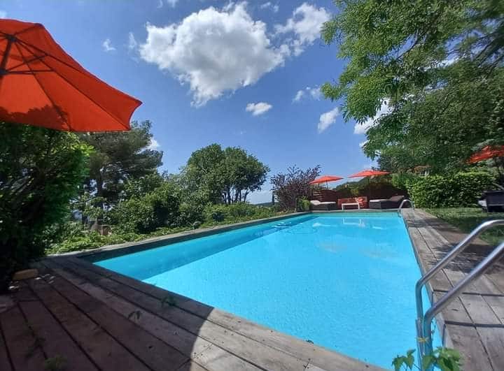 Petit Coin Tranquille Dans Villa - Éguilles