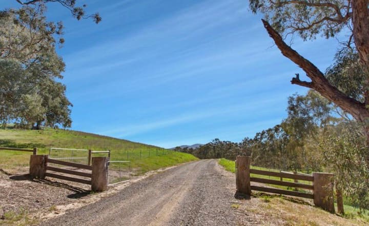Sundaycreek Getaway Home - Broadford, Australia