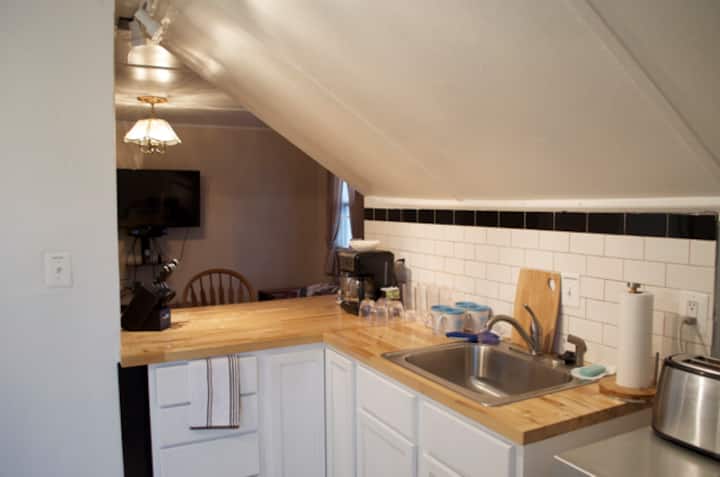 Beautiful Eastpointe Upper Flat - ウォレン, MI