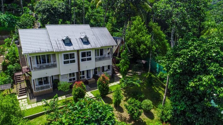 Budget 6r Pool Villa Munnar - Munnar