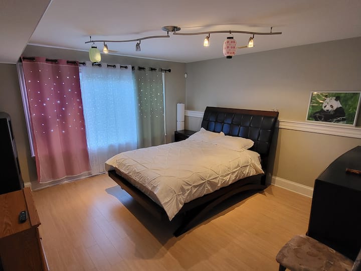 Basement With 2 Bedrooms And 1.5 Bathrooms - Bedford