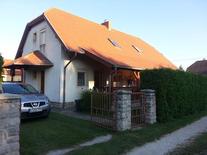 Dorka Apartment - 20 Meters From The Lake Balaton - Balatonmáriafürdő