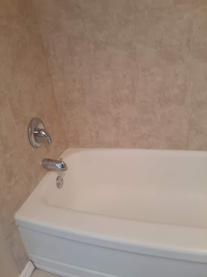 17th Avenue - Corner Topfloor Unit - Calgary