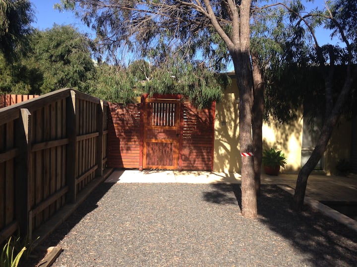 Kui Apartment
34 Grunters Way
Gnarabup Wa 6285 - Margaret River