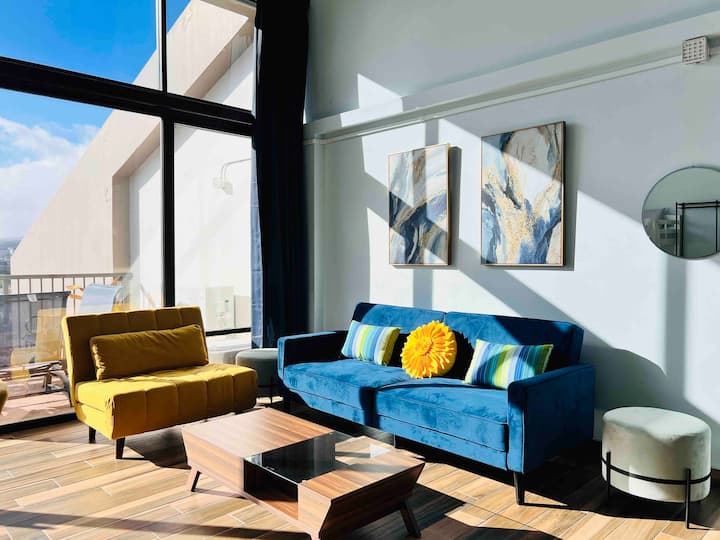 Downtown Luxury Penthouse, In Unit W/d, Parking - Hawaii