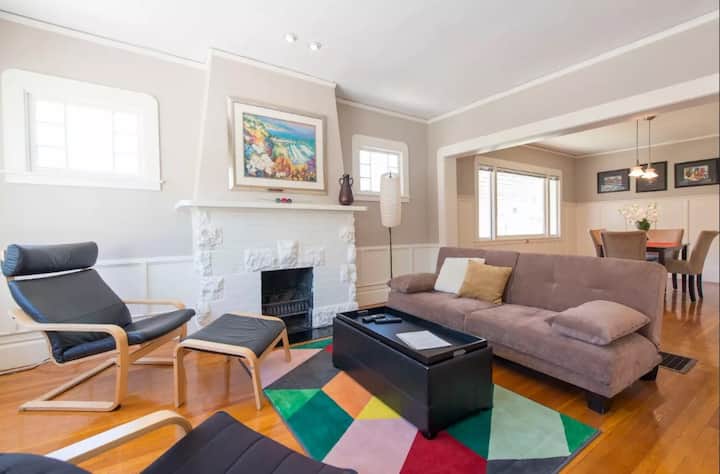 Spacious Sunny Lake Merritt 1/1 House W/parking - Oakland, CA