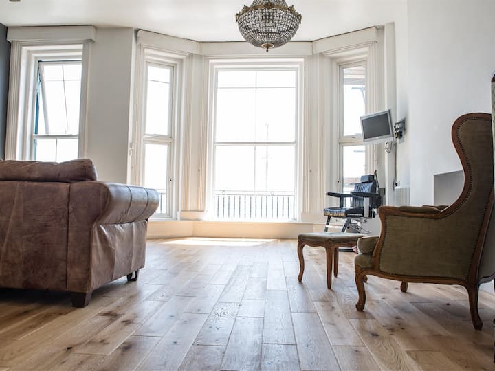 Single Ensuite In Stunning Seafront Townhouse - Hastings