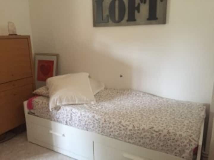 Cozy Bedroom W/terrace Walking Distance To All - Sitges
