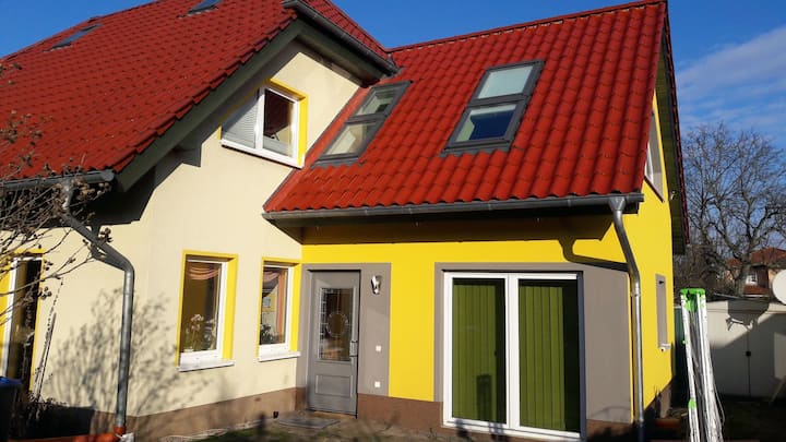 I Want Berlin! With A Whiff Of Gracious Living. - Berlin