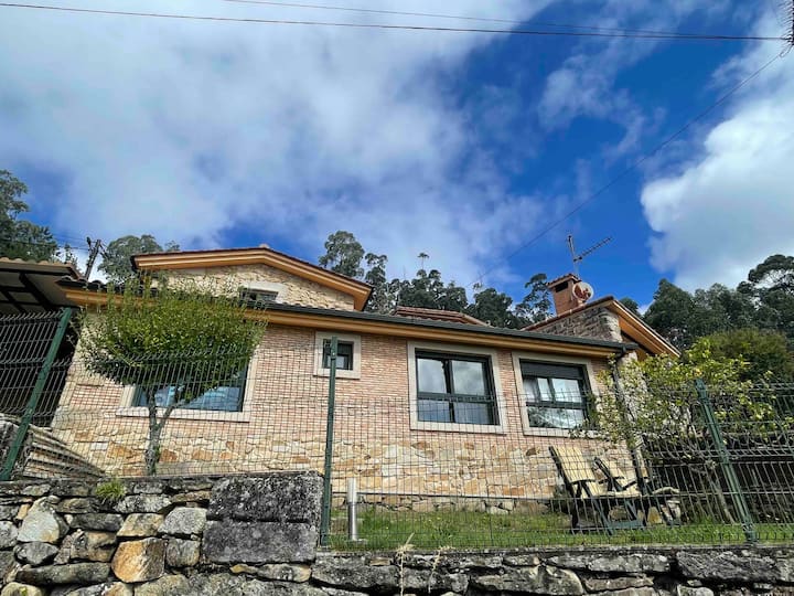 Casa Familiar Ría De Vigo. Junto Campo De Golf - Vigo