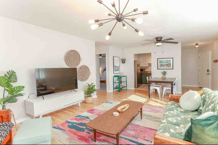 Coastal Hideaway! Pet Friendly | Beach 3 Min Walk - Norfolk