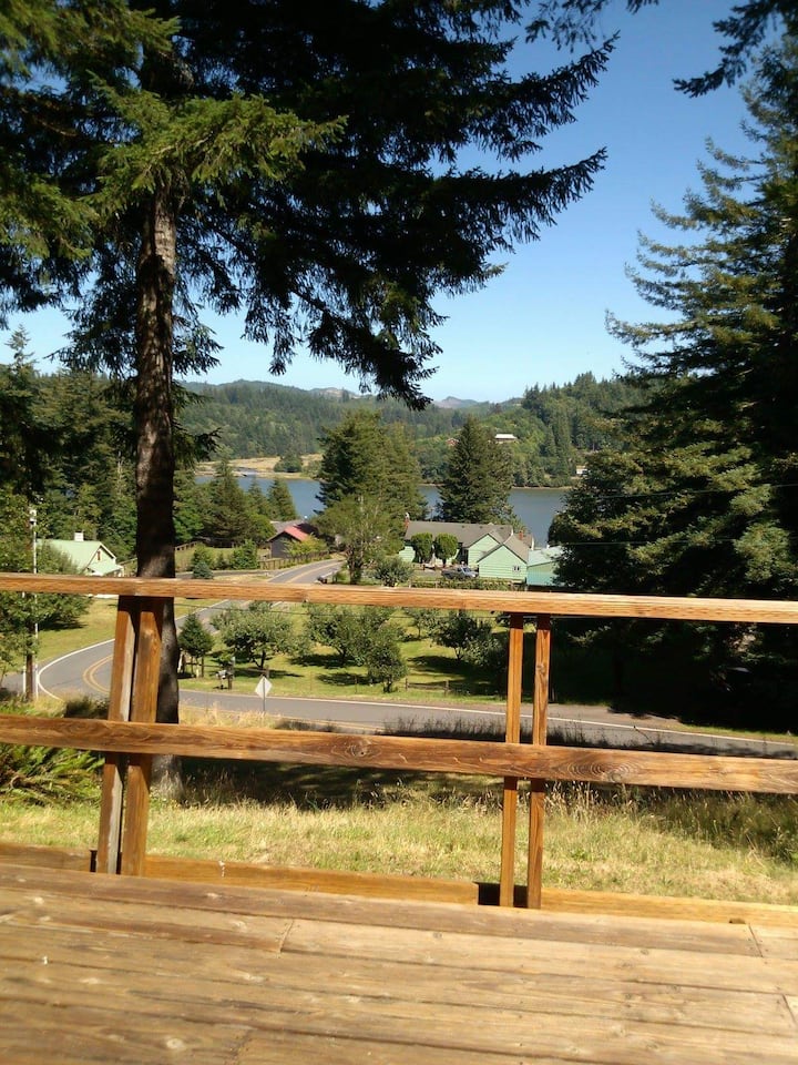 Amazing Coastal Cabin Getaway! - Toledo, OR