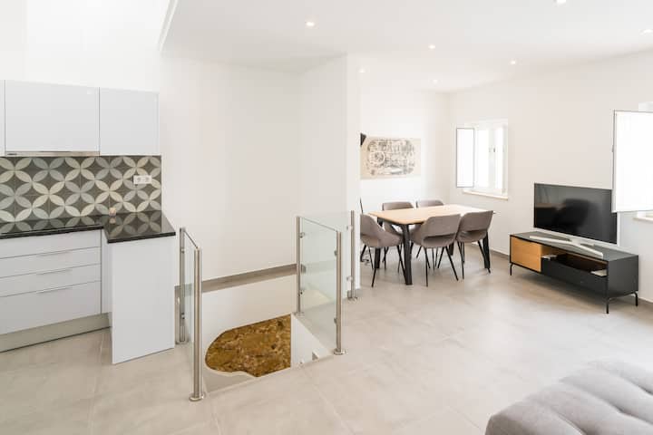 Casa Barreira - 3 Bedroom Traditional Townhouse - Lagos