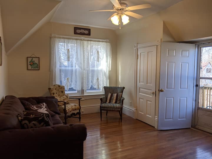 2 Bd 1 Ba Victorian Apartment By The Lake - Rice Lake, WI