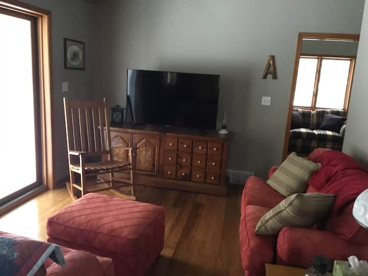 Cozy Apartment In A Wooded Country Setting - East Aurora, NY