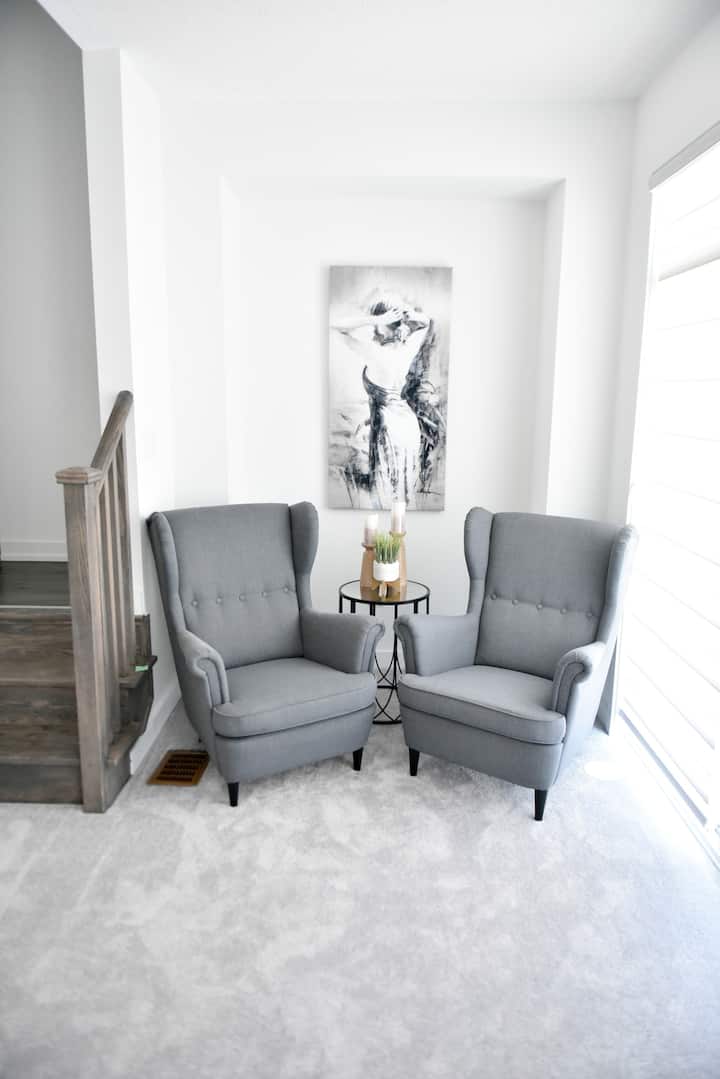 Beautiful Modern Townhouse - Vaughan
