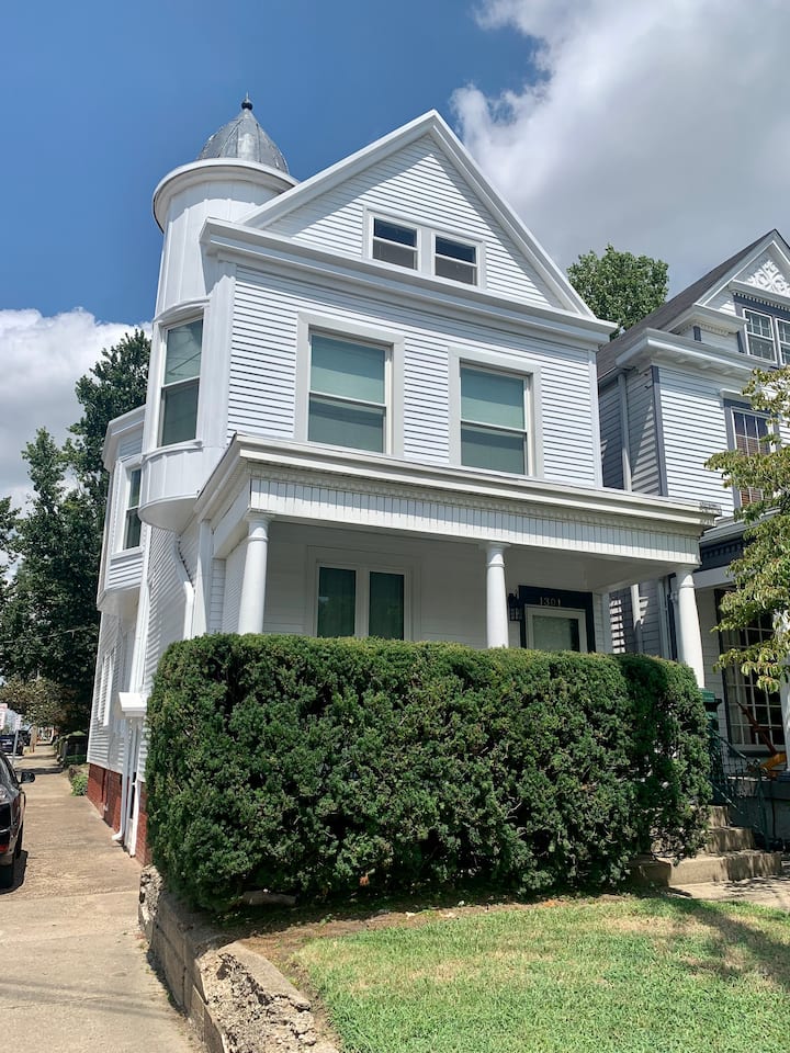 Barret House, Prime Location, Walk To Everything! - Murray Hill, KY