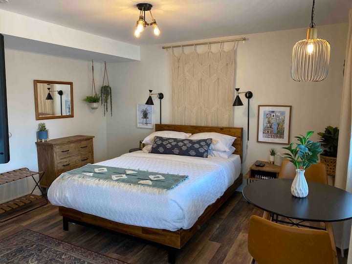 Mid Century Boho #9, Walk To The Strip, A/c Wifi - Geneva-on-the-Lake