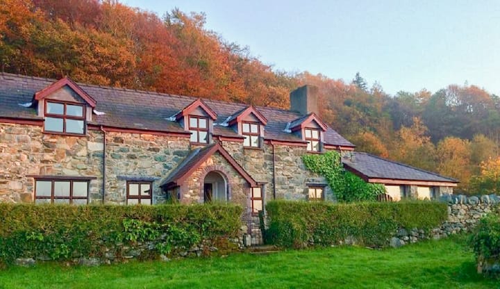Tregarth Holiday Rentals & Homes - Wales, United Kingdom | Airbnb