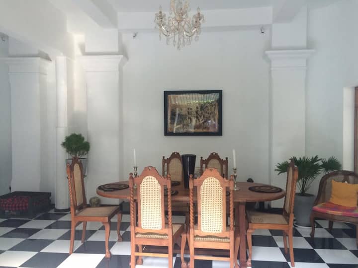 Colombo  Red Luxury  Villa - Colombo