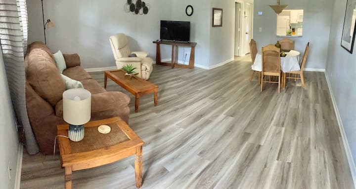 Lovely 1-bedroom Condo With Pool And Dock - Okeechobee, FL