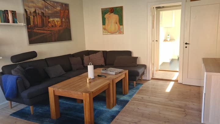 Skøn 2 Værelset Lejlighed Med Gratis Parkering - 