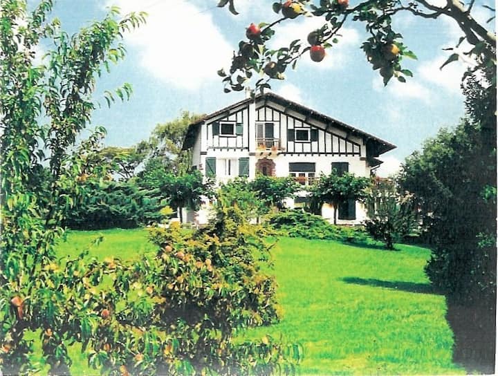 Appartement Meublé Dans Grand Jardin Verdoyant - Espelette