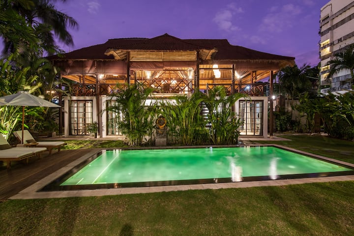 6 Bedrooms In Seminyak - 2 Minutes Walk To Beach! - Bali