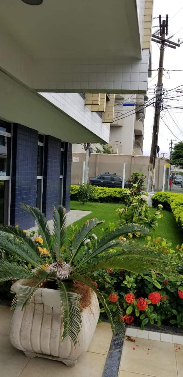 Condomínio Próximo A Praia Do Forte E Comércios - Cabo Frio