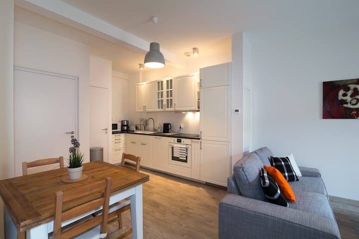 Renovated Historic Stables Apartment With Terrace - Pauillac