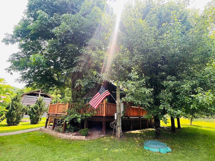 Familyfriendlycabin!hottub!firepit!largeyard! - Elkins, WV