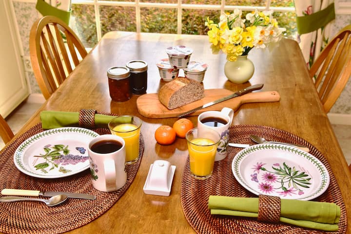 The Garden View. Private bathroom! Breakfast. - Houses for Rent in ...